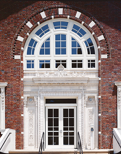 Add “curve” appeal with Linetec’s stretch forming - Linetec